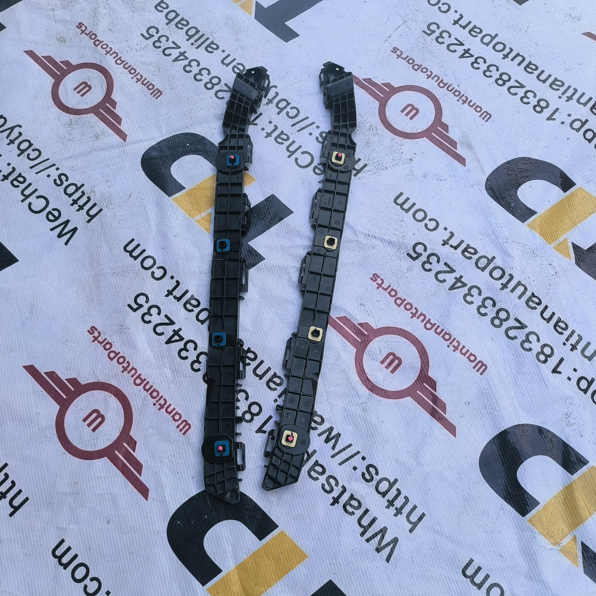 52576-AQ010 52575-AQ010 Retainer Rear Bumper For Toyota Camry 2024 525 ...