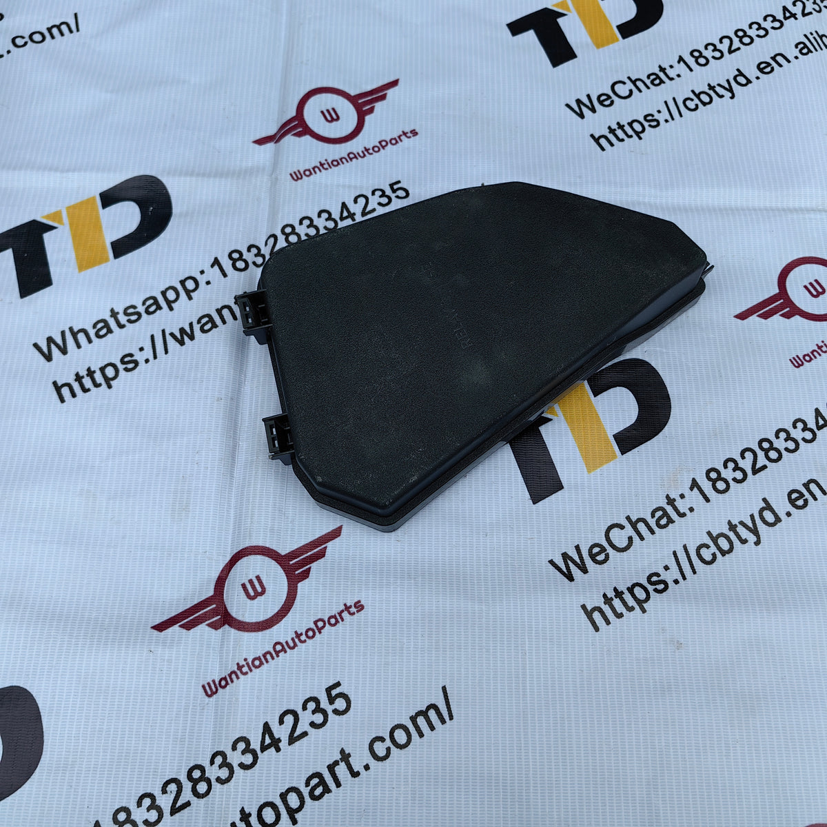 82662-42640 82662-42660 82662-42700 Cover, Relay Block, Upper, No. 1 F ...