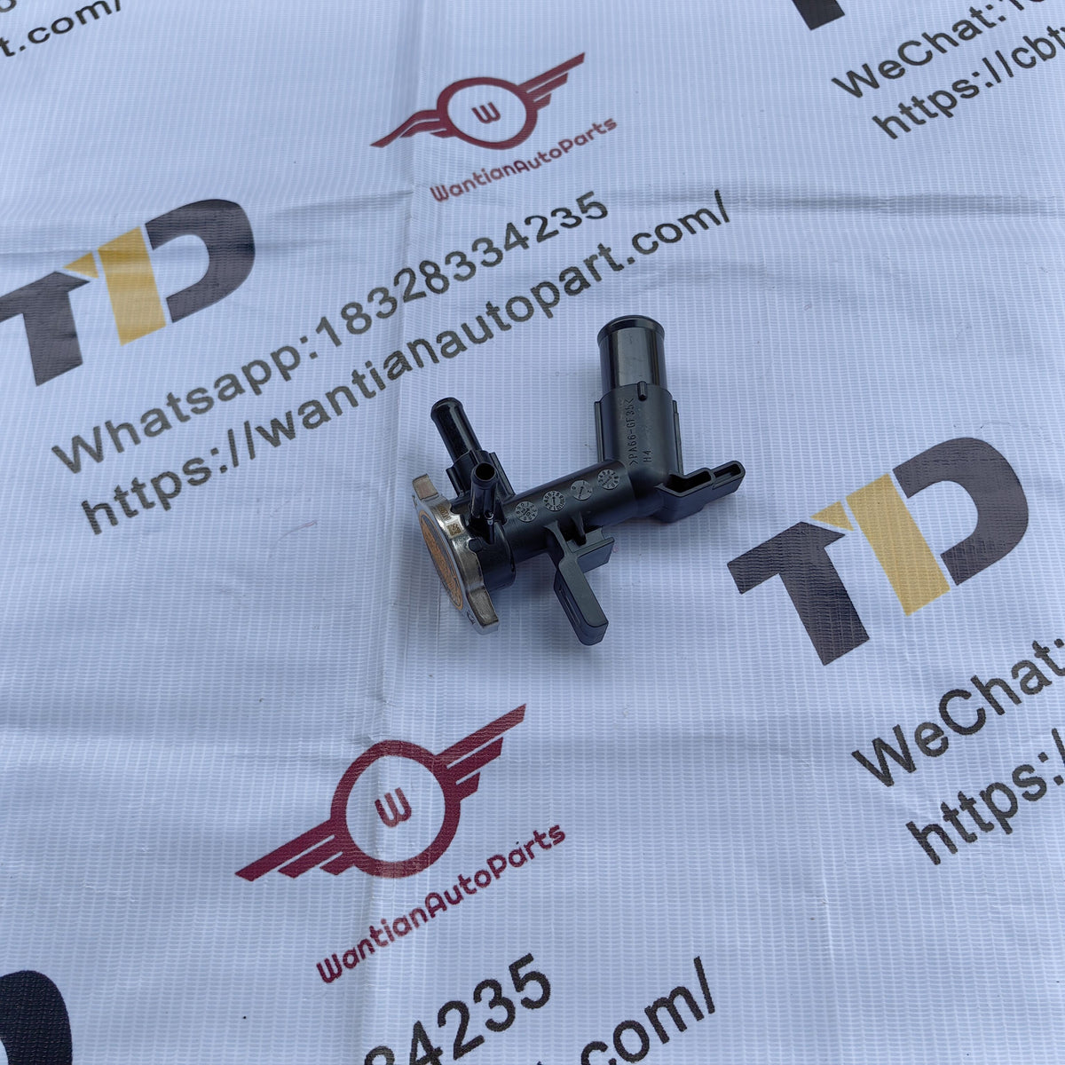 16502-37040 Filler Neck For Toyota Corolla SE 16502-37040 ...