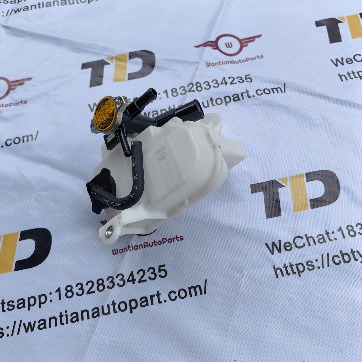 16520-F2010 Engine Coolant Reservoir For Toyota Corolla SE 16520-F2010 ...