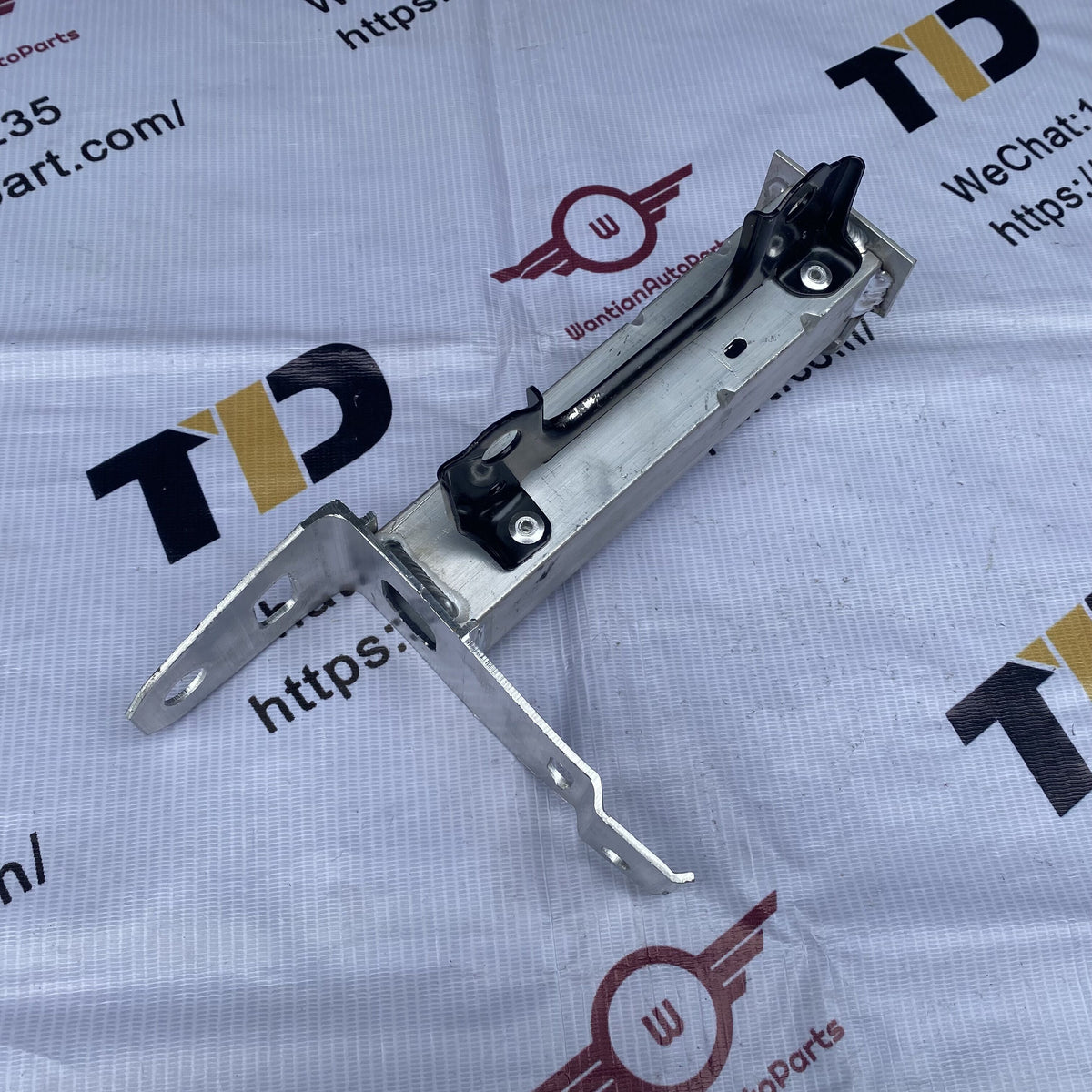 52102-0R030 52103-0R030 Mount Bracket For Toyota RAV4 52102-0R030 5210 ...