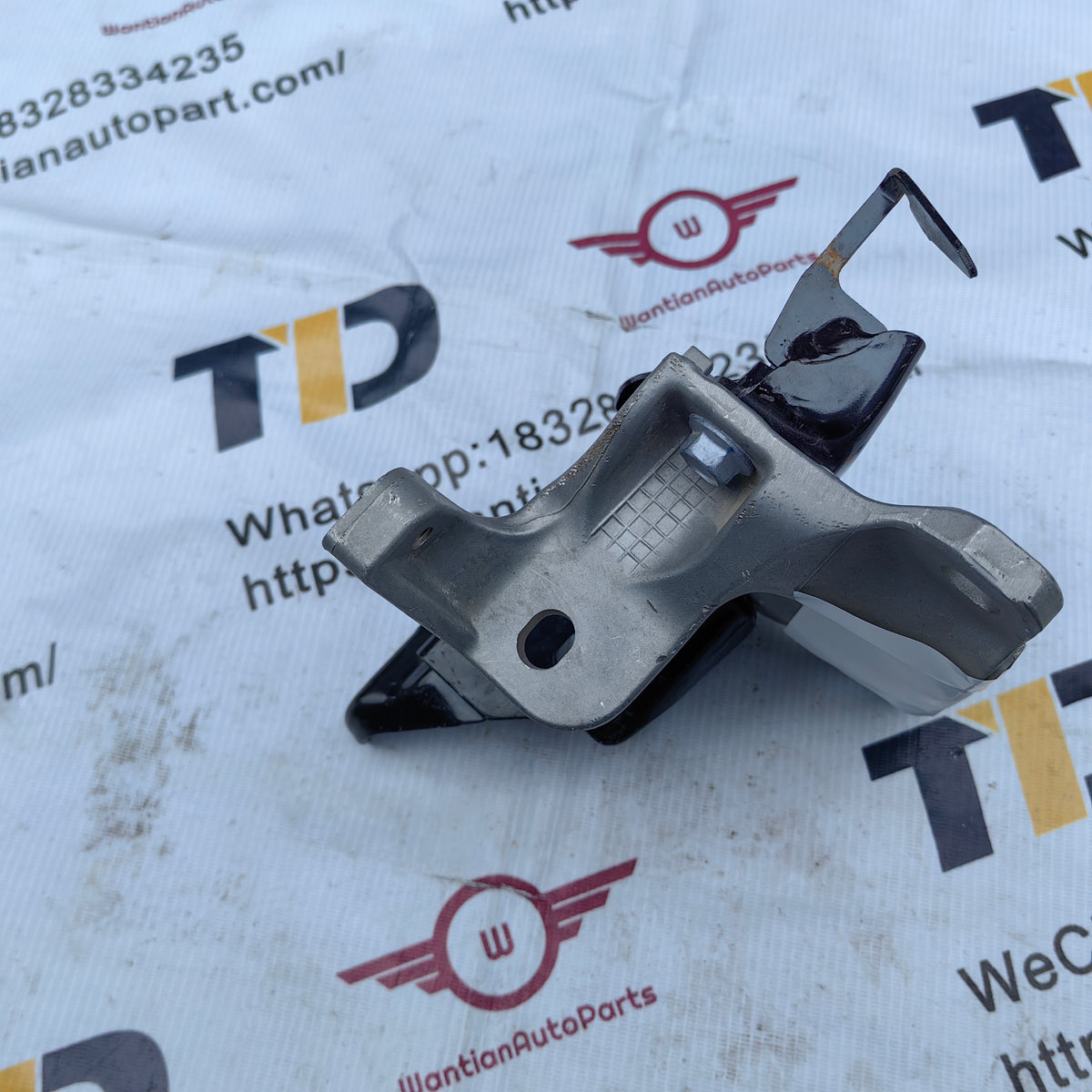 12304-F0010 Side Mount Bracket For Toyota Highlander 12304-F0010 ...