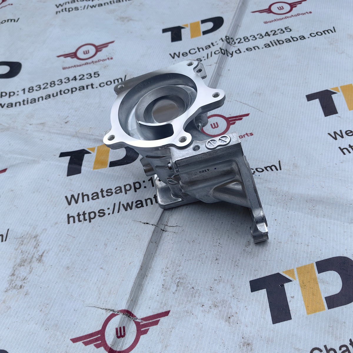 16323-25030 16323-F0040 Housing Water Inlet For Toyota Highlander 1632 ...