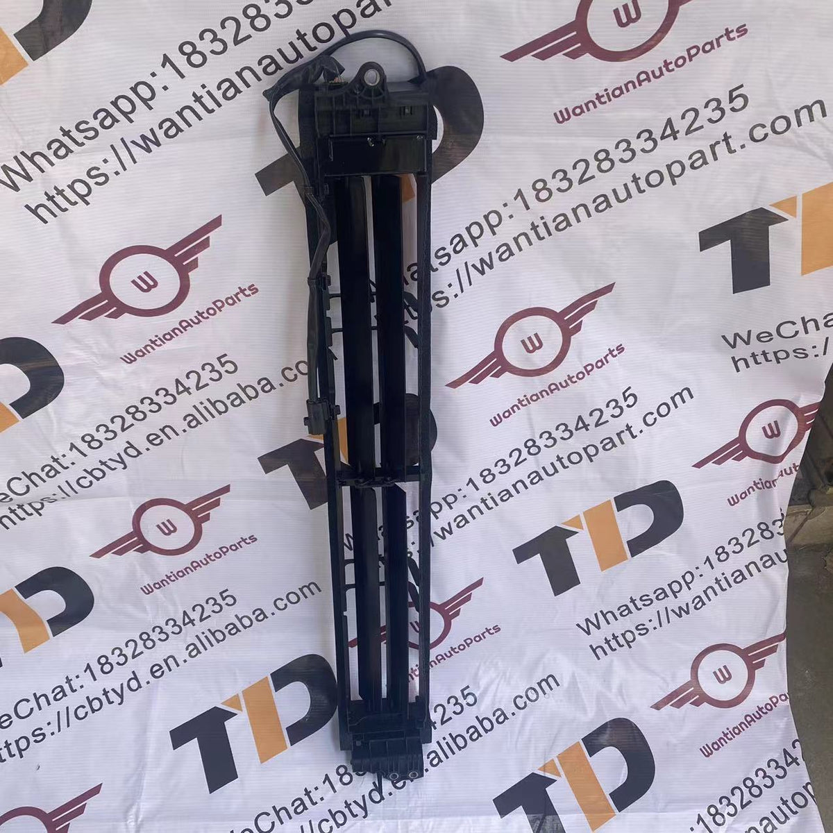 53019-42010 Shutter Assembly For Toyota RAV4 53019-42010 – Wantianautoparts