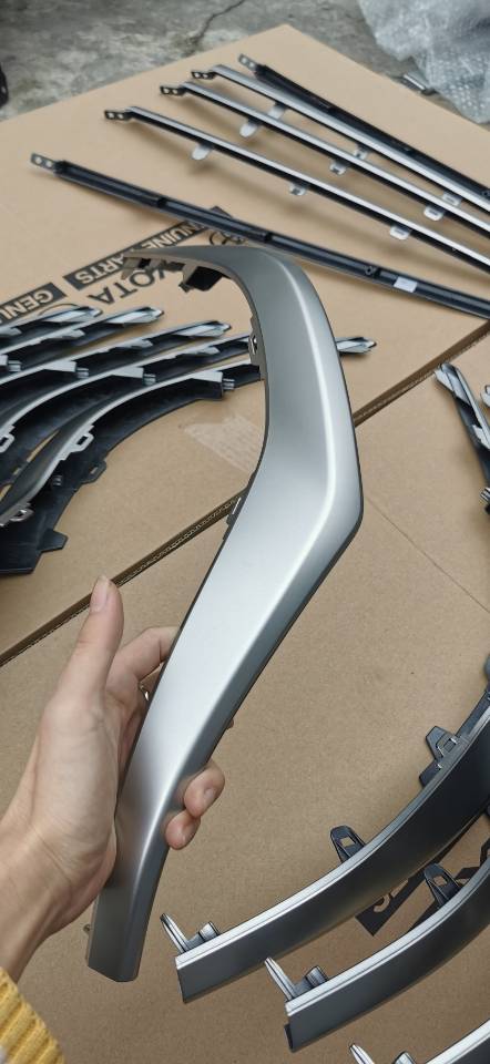 Toyota Highlander MOULDING, REAR BUMPER SIDE52753-0E060 52752-0E060 52 ...