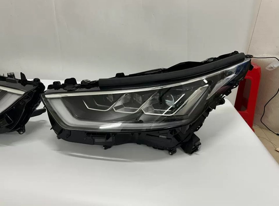 Toyota Highlander Headlight81150-0E420 81150-0E460 81150-0E470 81150-0 ...