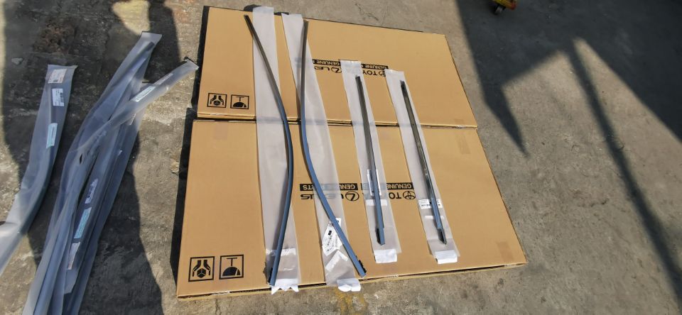 Toyota rav4 Moulding subassy75071-42120 75072-42120 75764-42010 75763 ...