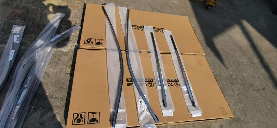 Toyota rav4 Moulding subassy75071-42120 75072-42120 75764-42010 75763 ...