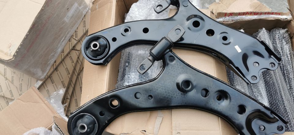 Toyota RAV4 Lower Control Arm 48069-42070 48068-42070 48069-0R050 4806 ...